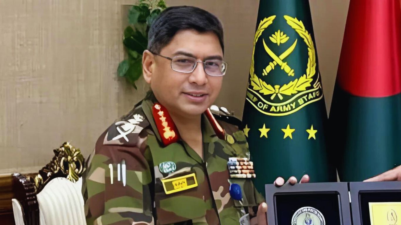 Army chief pledges support for Yunus' interim govt amidst reforms